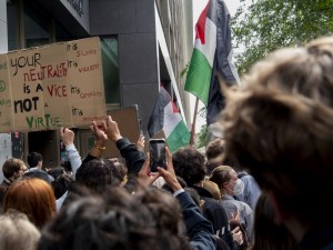 Docent/activist Harry Pettit geeft lezing in Leiden: ‘Israël kan niet ...